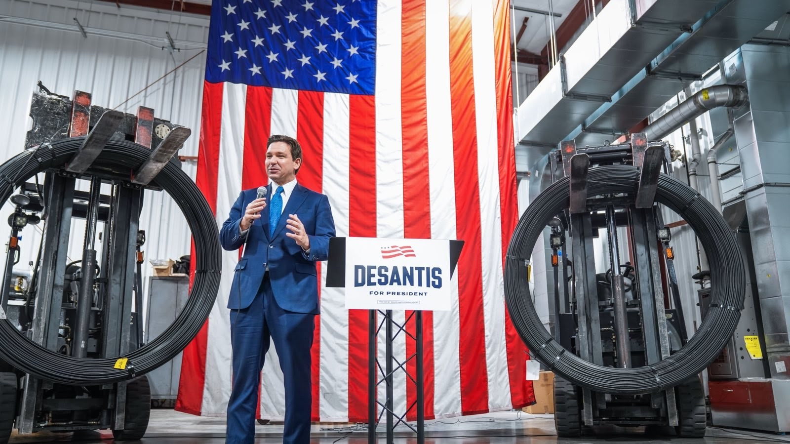 Ron Desantis Flexes On Florida Legislature Over Its Redistricting Retreat